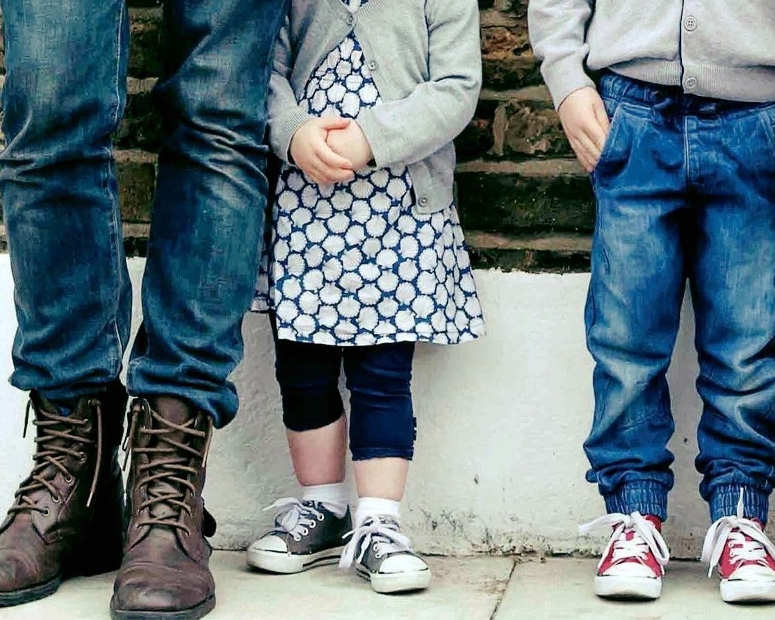 Little Folk: On the Road with Kyle Riley | Ards International Guitar ...