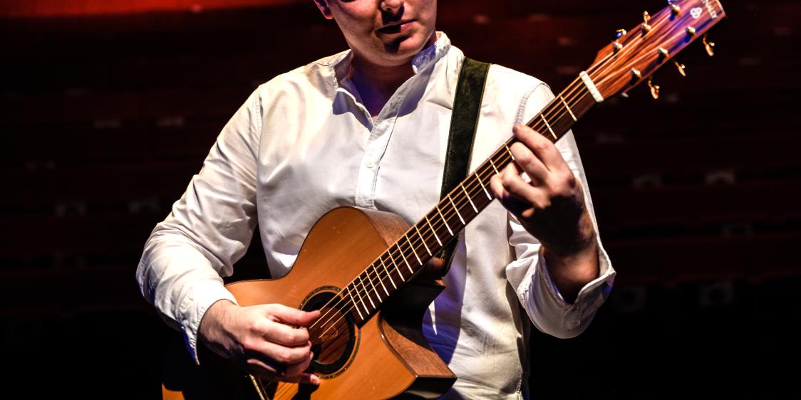 Shane Hennessy in Support of Jon Gomm | Ards International Guitar Festival